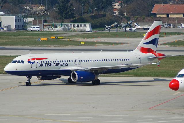 British Airways A320 at Basel on Dec 7th 2016, PA34 on go around just ...