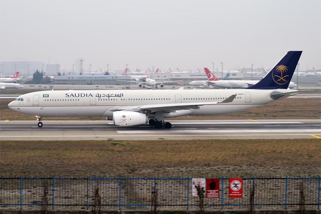Saudia A333 at Riyadh on May 7th 2019, tyre deflated on landing ...