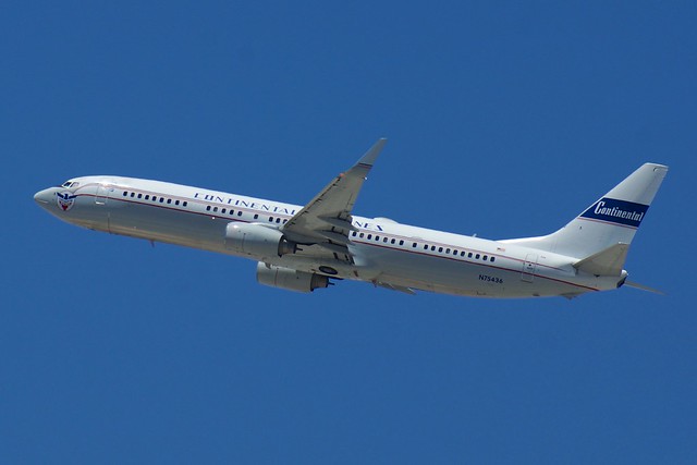United B739 at Denver on Jun 9th 2019, tail strike on landing - AeroInside