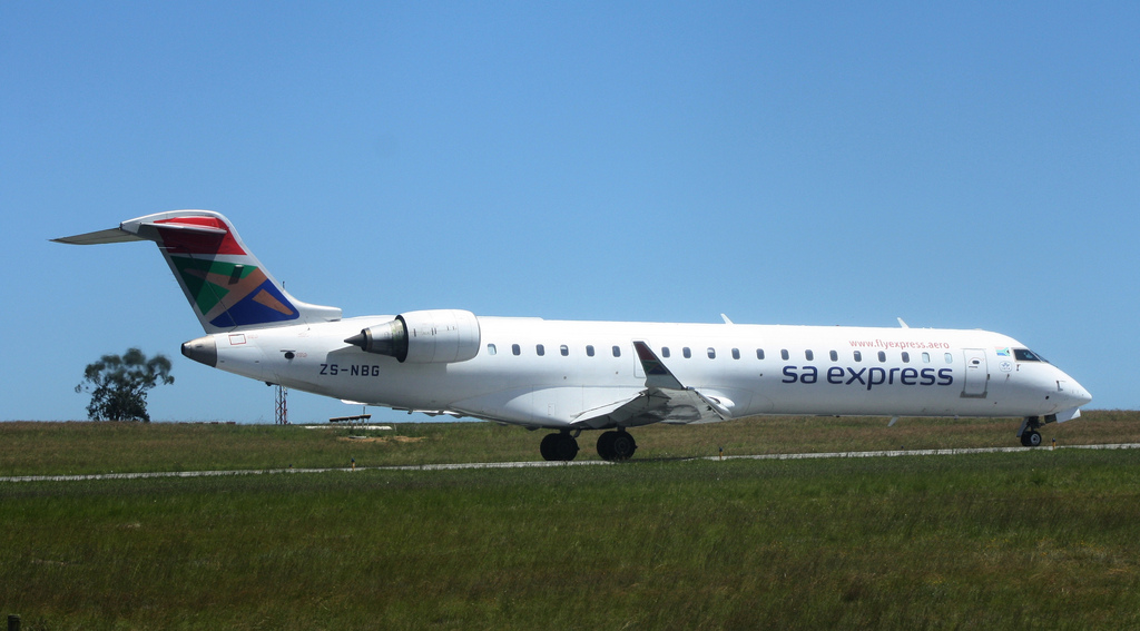 SA Express CRJ7 at East London on May 11th 2018, engine shut down in ...