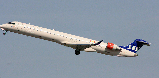 SAS CRJ9 near Warsaw on Jun 27th 2015, smoke in cockpit - AeroInside
