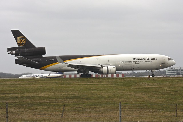 UPS MD11 at Kansas City on Nov 7th 2019, flock of geese affecting all ...