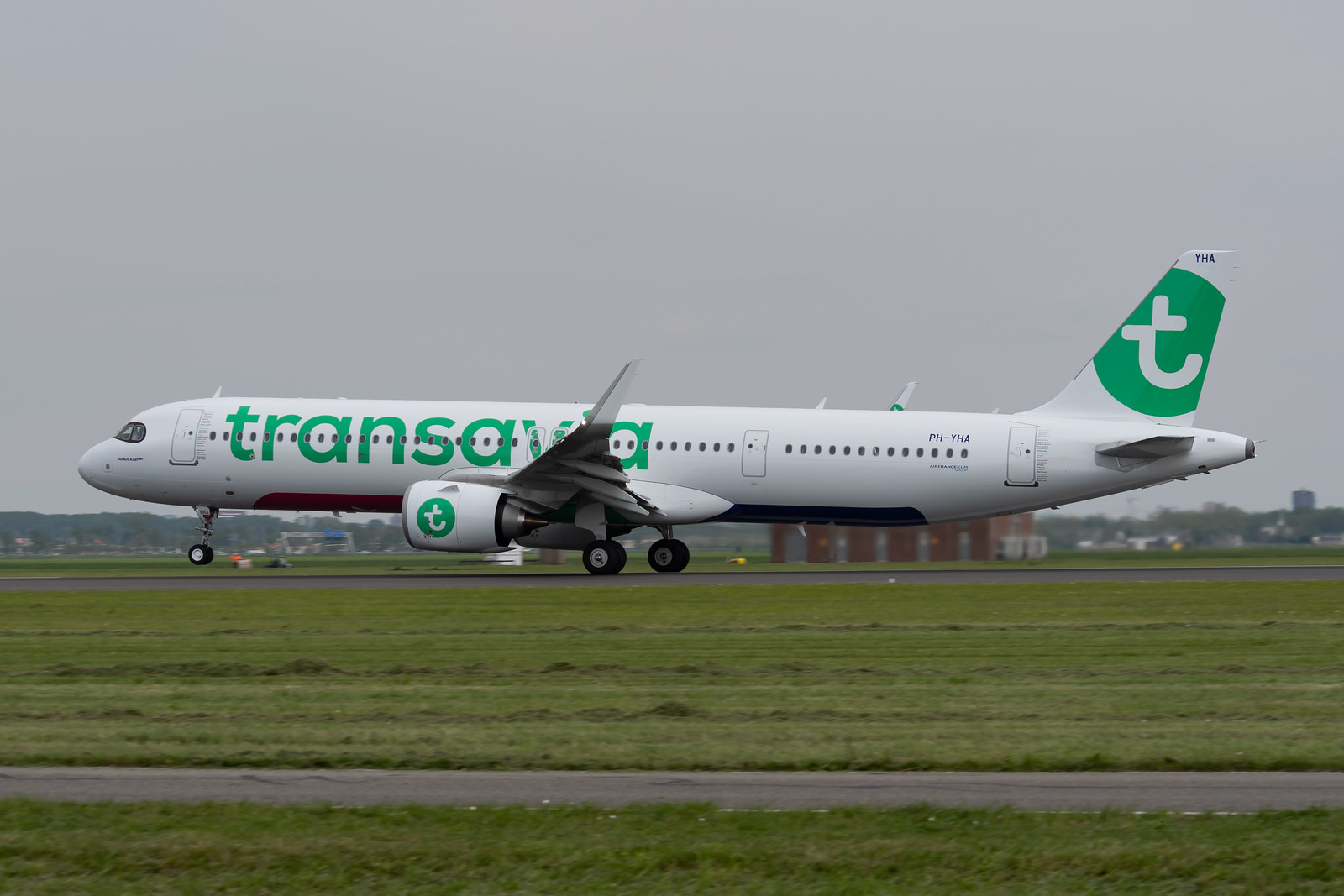 Transavia A21N near Bordeaux on Jan 13th 2025, radar and radio contact ...